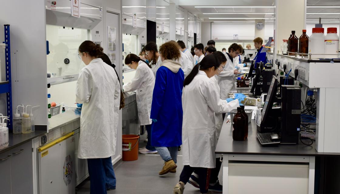 Chemistry Teaching Laboratory hosts regional heat of RSC schools ...