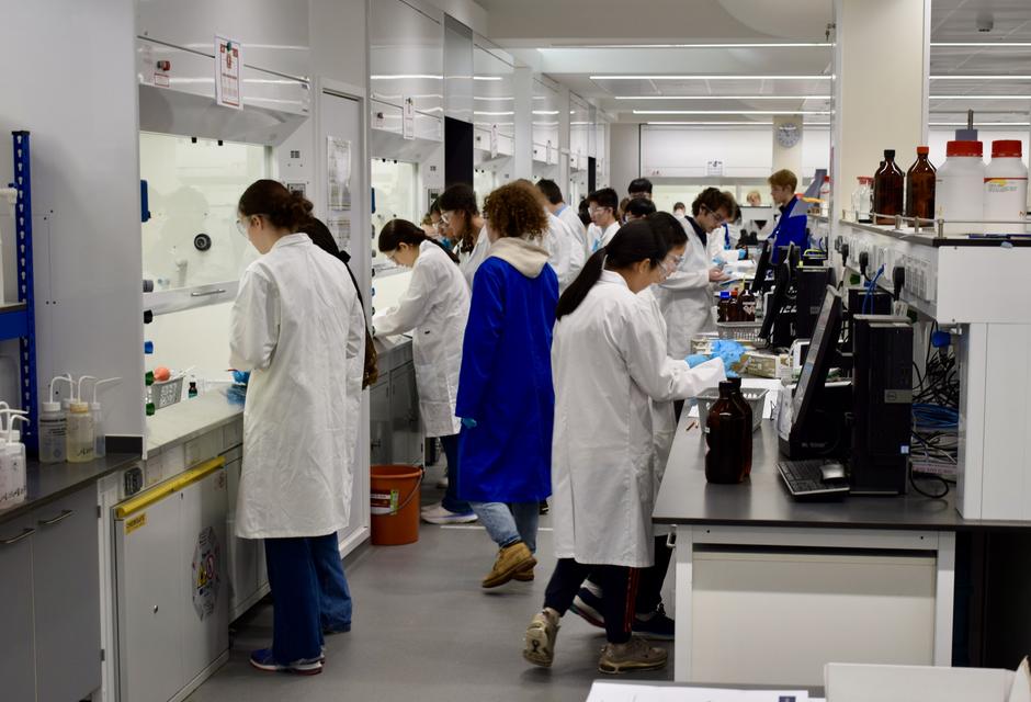 Chemistry Teaching Laboratory hosts regional heat of RSC schools ...